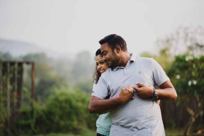 Girija & Avadhoot's farmhouse pre-wedding shoot in Pune - Girish Joshi