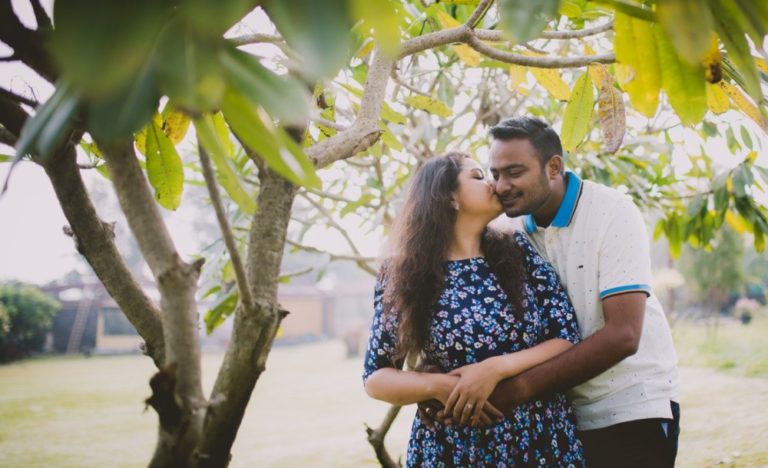 Girija & Avadhoot's farmhouse pre-wedding shoot in Pune - Girish Joshi